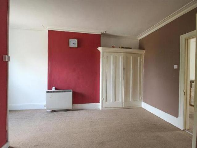 5 bedroom semi detached house for sale in Bushmead Avenue, Bedford, Bedfordshire, MK40