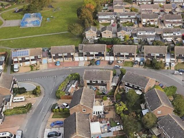 5 bedroom semi detached house for sale in Byron Drive, Newport Pagnell, MK16