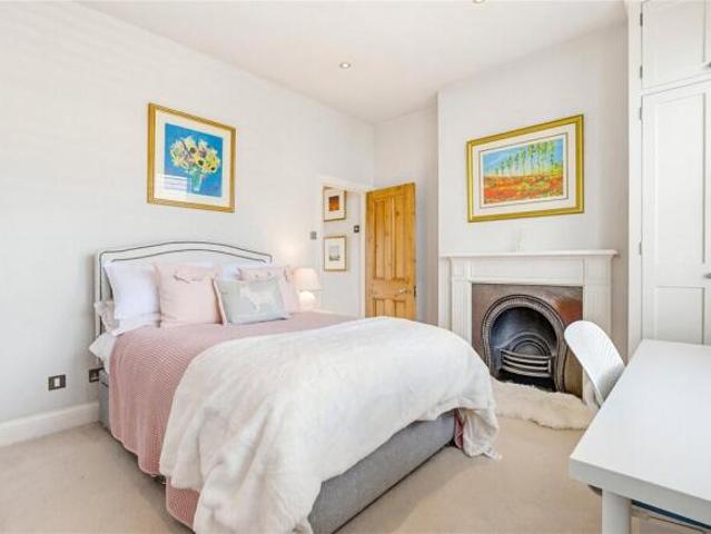 5 bedroom semi detached house for sale in Calbourne Road, SW12