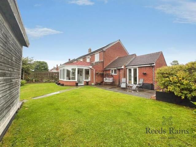 5 bedroom semi detached house for sale in Chapel House Road, Newcastle upon Tyne, and Wear, NE5