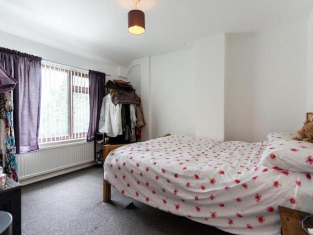 5 bedroom semi detached house for sale in Charnwood Drive, Thurnby, LE7