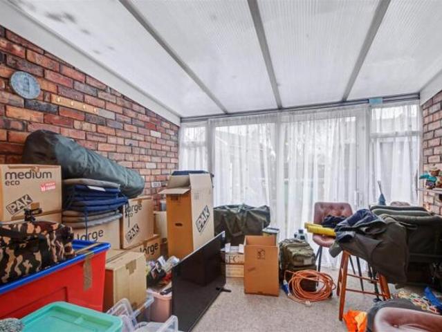 5 bedroom semi detached house for sale in Cooper Close, Nottingham, NG6