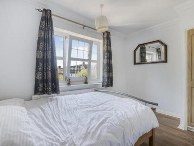 5 bedroom semi detached house for sale in Coppice Walk, Whetstone, N20