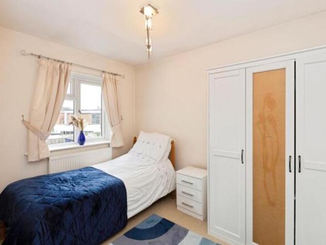 5 bedroom semi detached house for sale in Clayhall Avenue, Clayhall, Ilford, IG5
