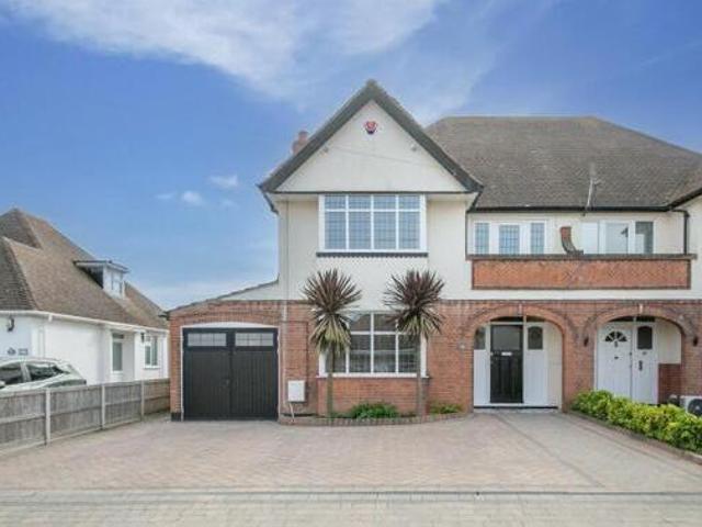 5 Bedroom Semi detached House For Sale In Clacton on sea