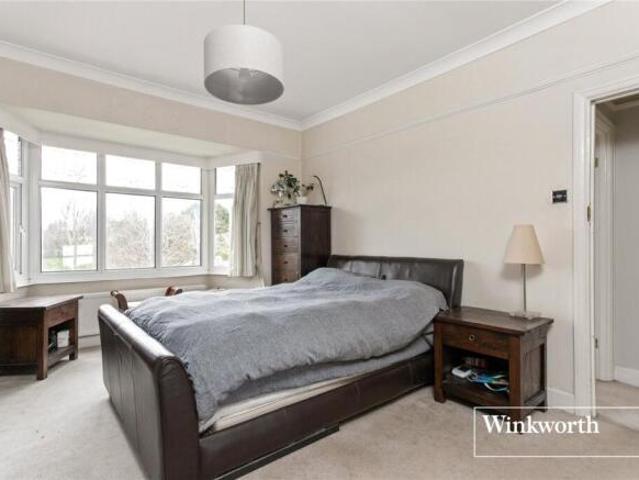 5 bedroom semi detached house for sale in Claremont Park, Finchley, London, N3