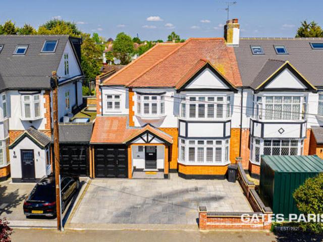 5 bedroom semi detached house for sale in Cranston Park Avenue, Upminster, RM14