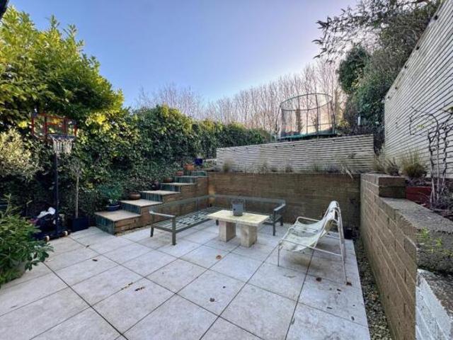 5 bedroom semi detached house for sale in Cutenhoe Road, Luton, LU1
