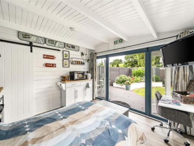 5 bedroom semi detached house for sale in Derry Hill, Menston, LS29