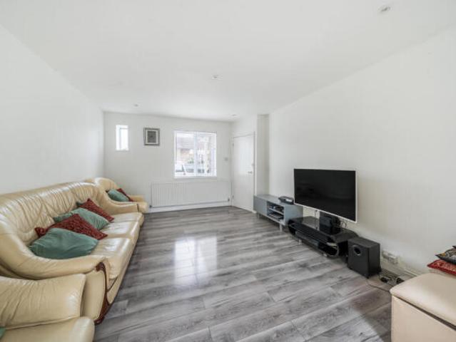 5 bedroom semi detached house for sale in Drakes Drive, St. Albans, AL1