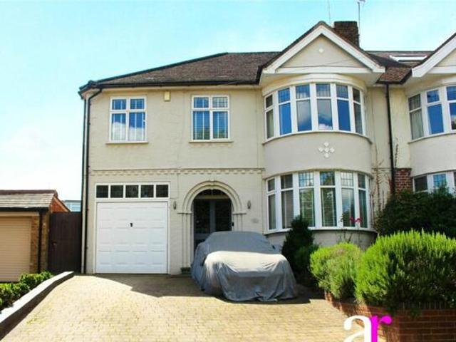 5 Bedroom Semi detached House For Sale In Enfield