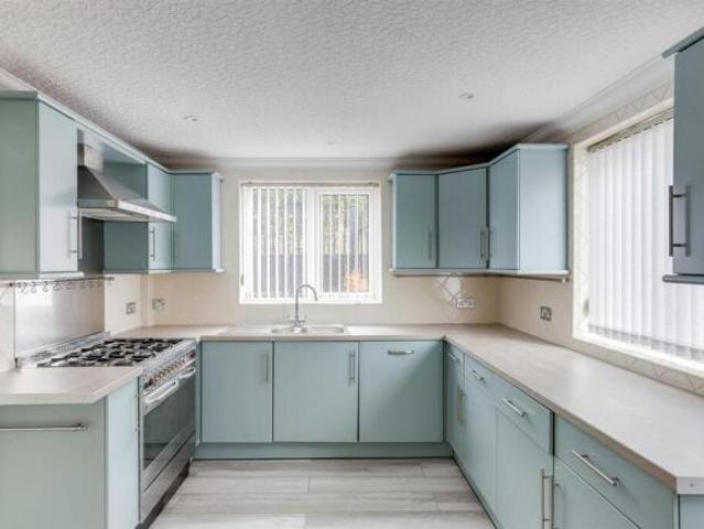 5 bedroom semi detached house for sale in Fairlight Way, Nottingham, NG5