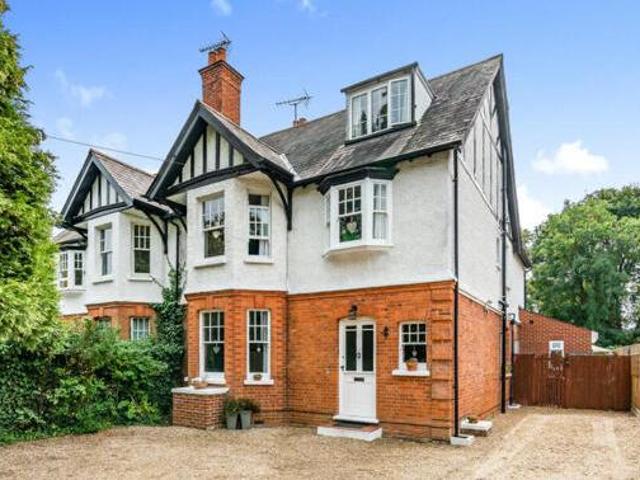 5 Bedroom Semi detached House For Sale In Farnborough