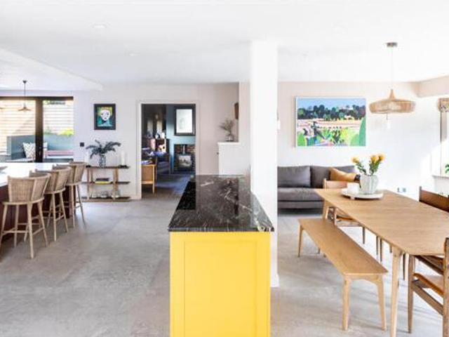 5 Bedroom Semi detached House For Sale In Farnham