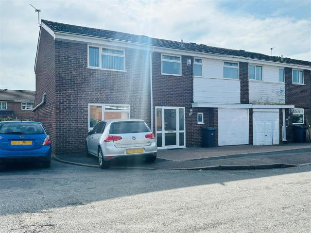 5 bedroom semi detached house for sale in Farnworth Close, Rushey Mead, Leicester, LE4