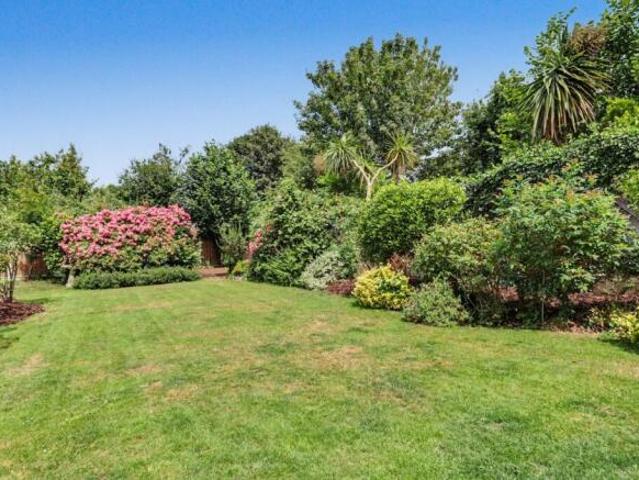 5 bedroom semi detached house for sale in Fermoy Road, Thorpe Bay, SS1