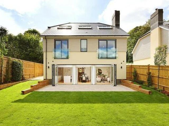 5 Bedroom Semi detached House For Sale In Fetcham