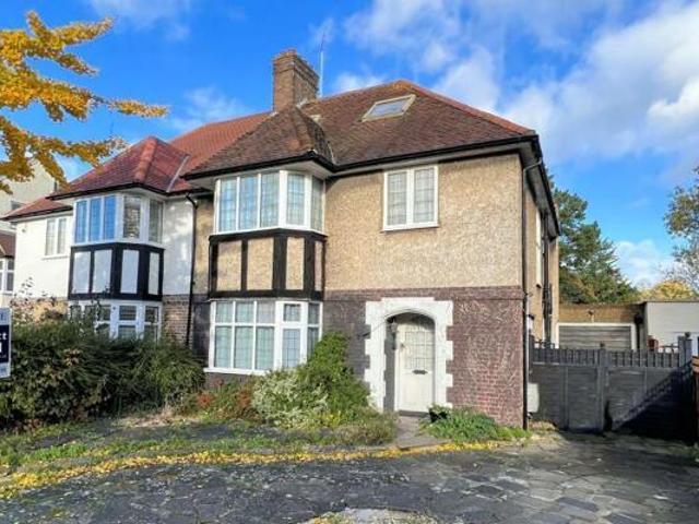 5 Bedroom Semi detached House For Sale In Finchley