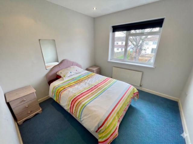 5 bedroom semi detached house for sale in Fitzroy Avenue, Luton, Bedfordshire, LU3 1RS, LU3