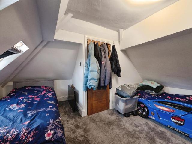 4 bedroom semi detached house for sale in Fox Hollies Road, Hall Green, Birmingham, B28