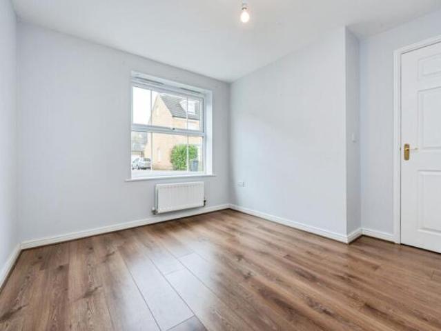 5 bedroom semi detached house for sale in Gala Close, Bedford, Bedfordshire, MK41