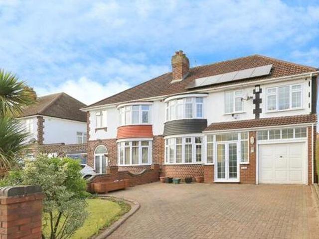 5 Bedroom Semi detached House For Sale In Goldthorn Park