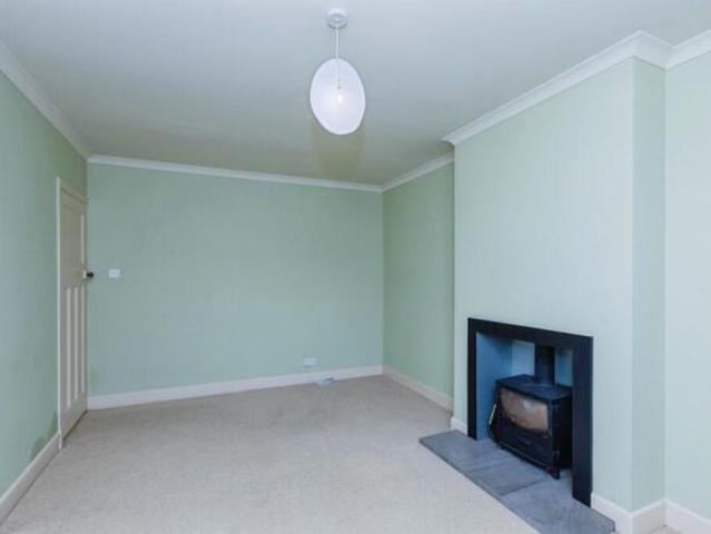 5 bedroom semi detached house for sale in Glen Road, Oadby, Leicester, LE2