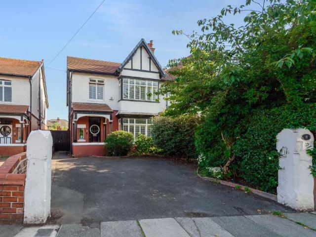 5 bedroom semi detached house for sale in Glenwyllin Road, Waterloo, L22