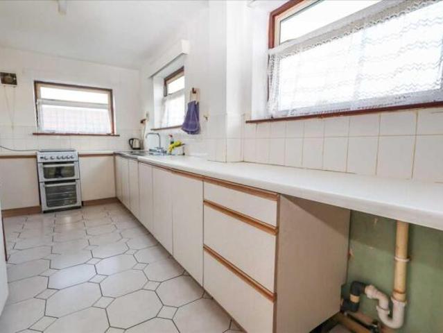 5 bedroom semi detached house for sale in Grasmere Avenue, Slough, SL2