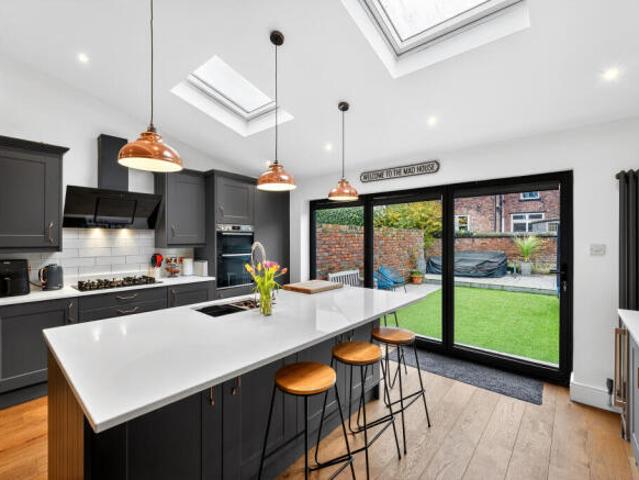 5 bedroom semi detached house for sale in Greenhill Avenue, Liverpool, L18