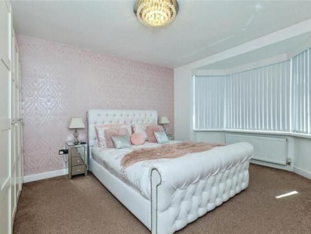 5 bedroom semi detached house for sale in Gwendolen Road, Spinney Hills, Leicester, LE5