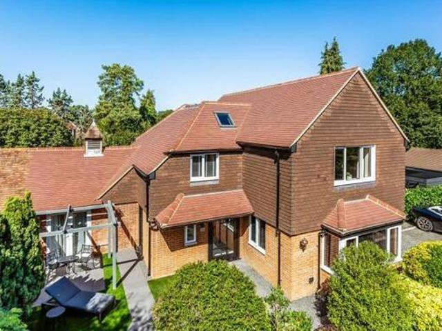 5 Bedroom Semi detached House For Sale In Guildford, Surrey