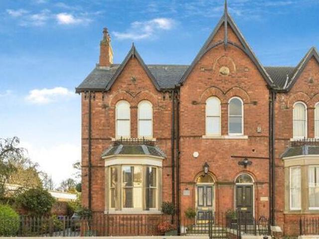 5 Bedroom Semi detached House For Sale In Hatfield