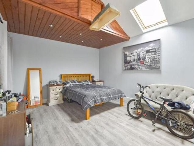 5 bedroom semi detached house for sale in Havant Road, Cosham, PO6