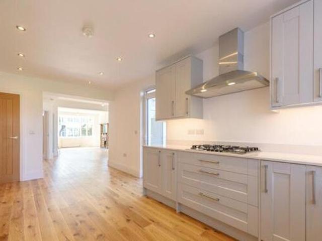 5 Bedroom Semi detached House For Sale In Hendon