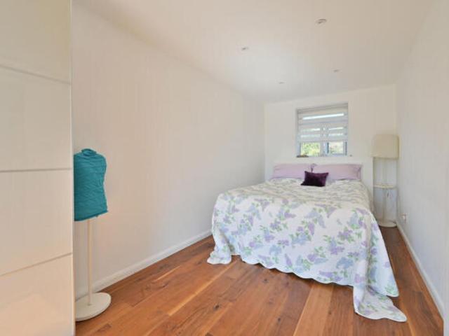 5 bedroom semi detached house for sale in High Road, Watford, WD25
