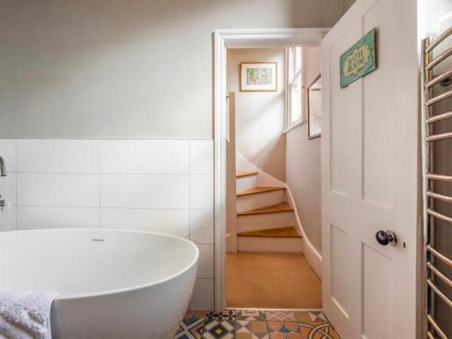 5 bedroom semi detached house for sale in Highfield, Southampton, SO17