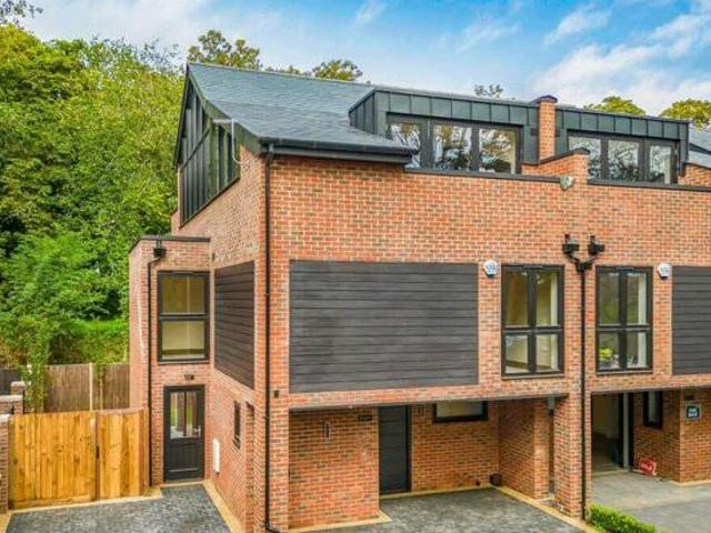 5 Bedroom Semi detached House For Sale In Hoddesdon Road