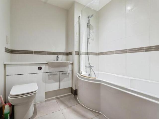5 bedroom semi detached house for sale in Hollington Road, Leicester, LE5