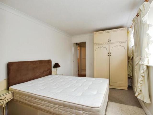 5 bedroom semi detached house for sale in Hopgarden Road, Tonbridge, Kent, TN10