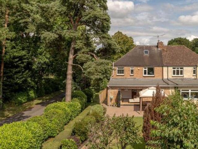 5 Bedroom Semi detached House For Sale In Horley, Surrey
