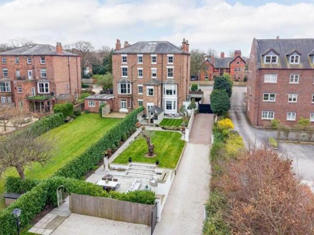 5 bedroom semi detached house for sale in Hough Green, Chester, CH4