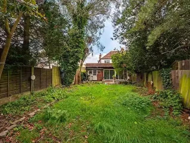 5 Bedroom Semi Detached House For Sale In Jersey Road, Osterle.
