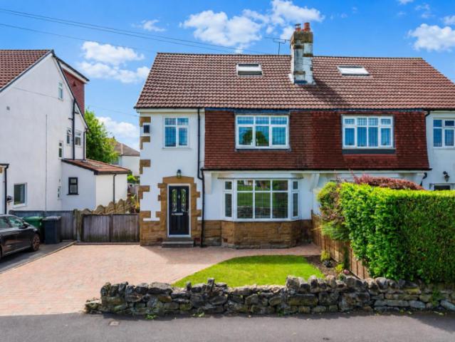 5 bedroom semi detached house for sale in King Lane, Alwoodley, LS17