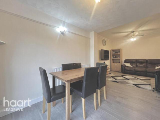 5 bedroom semi detached house for sale in Leagrave Road, LUTON, LU3