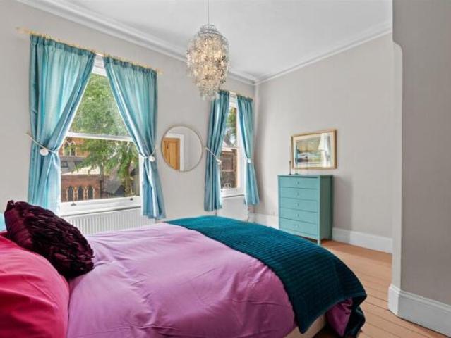5 bedroom semi detached house for sale in Leicester Street, Leamington Spa, CV32