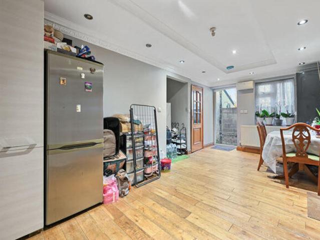 5 bedroom semi detached house for sale in Little Oxhey Lane, Watford, WD19