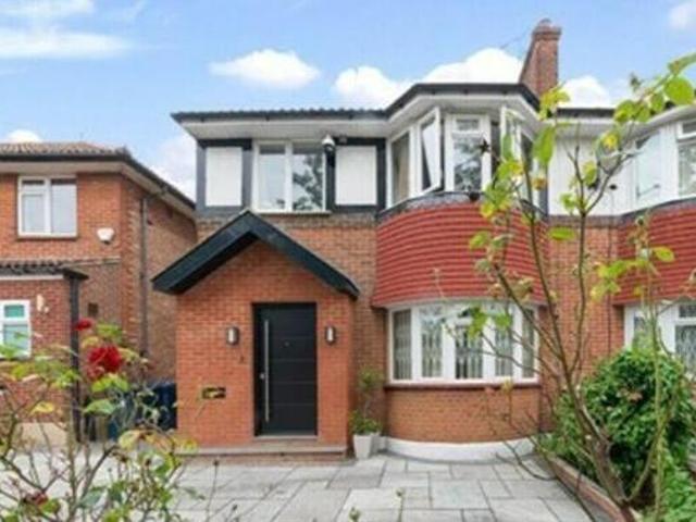 5 Bedroom Semi detached House For Sale In London