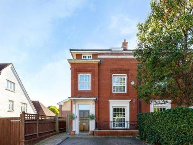 5 Bedroom Semi detached House For Sale In London