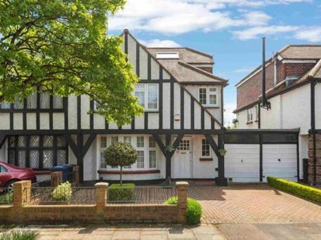 5 Bedroom Semi detached House For Sale In London